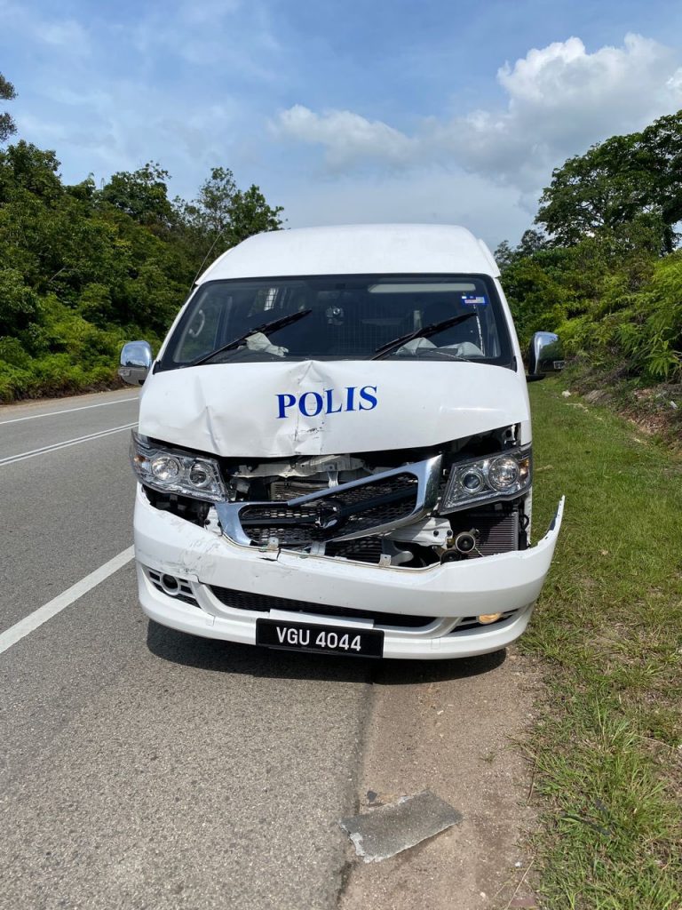 Dirempuh Van Polis, Peniaga Hairan Diberi Surat Saman Walau Tidak ...