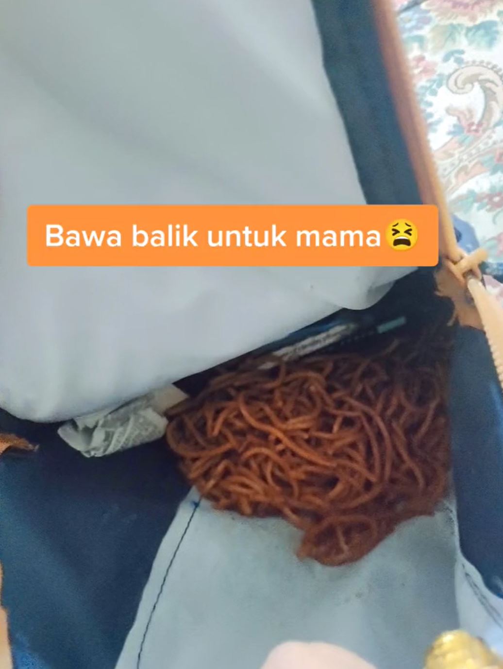 "Anak Bertuah" - Bawa Balik Makanan Jamuan Untuk Ibu, Tapi Letak Mee ...